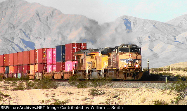 EB Unit Well Car Frt at Erie NV W-pshr -1